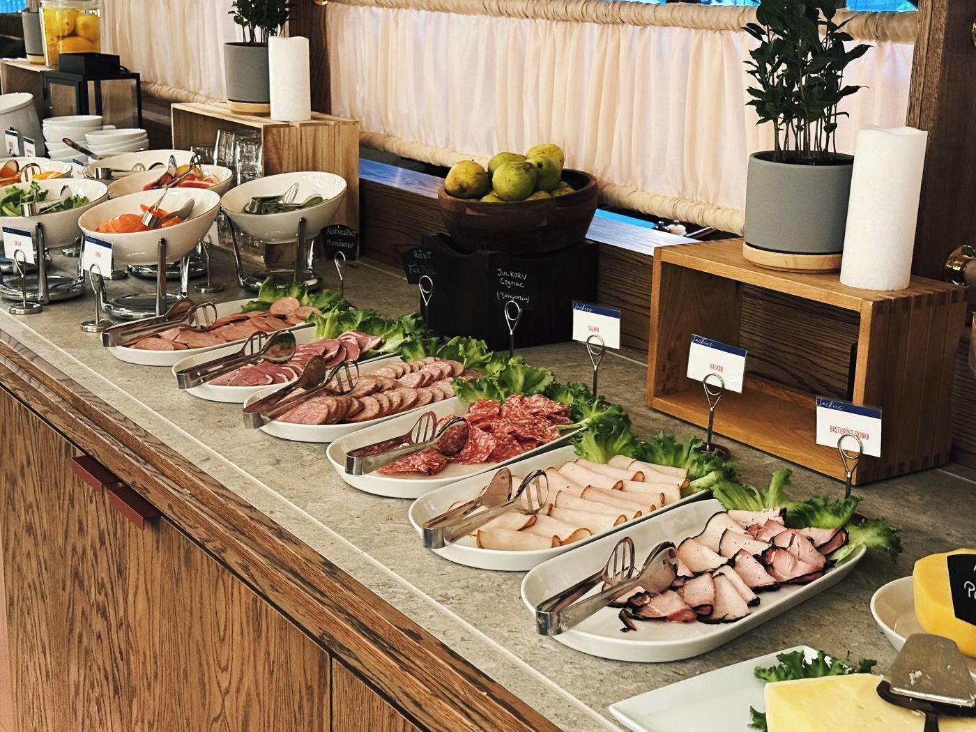 Buffet de pequeno-almoço