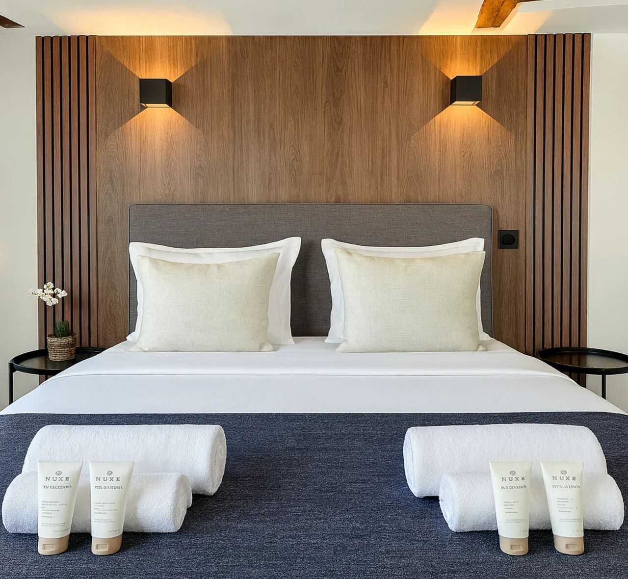 Apartamento superior, vista para a cidade | Ferros/tábuas de passar roupa, berço de viagem, Wi-Fi de cortesia