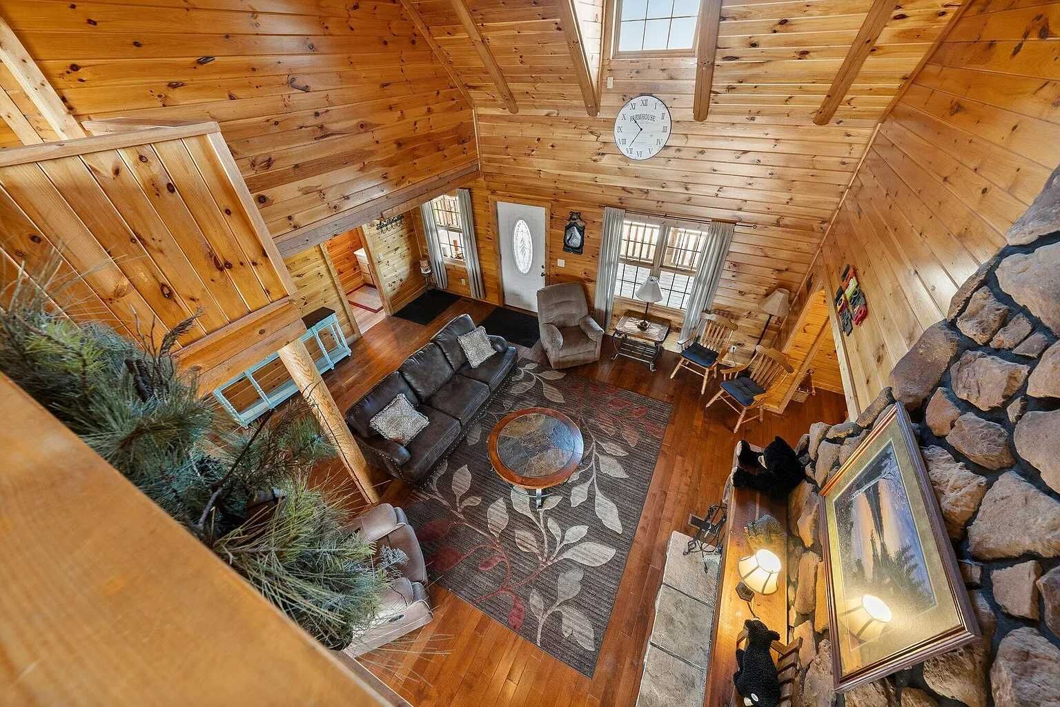 Igloo Indoor Pool  Pond  Hot Tub  Sleeps 18 - Logan, OH