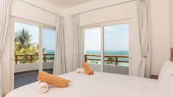 Estúdio Comfort, 1 cama king-size, vista para o oceano | Secretária, Wi-fi grátis