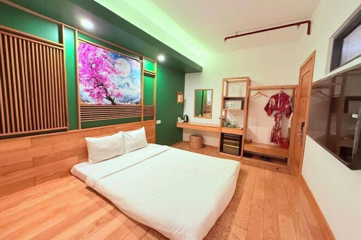Roupa de alta qualidade, camas de colchão pillowtop, minibar