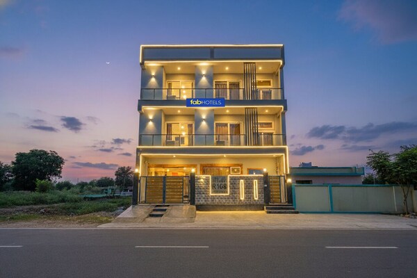 Fabhotel The Viraaj - Ghaziabad