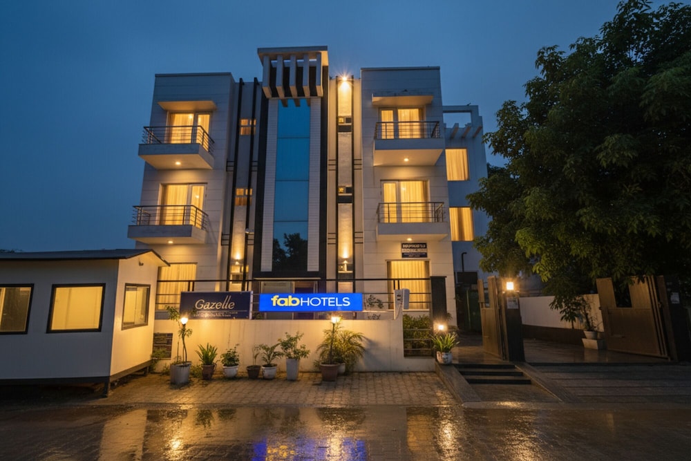 Fabhotel Gazelle - Gurugram
