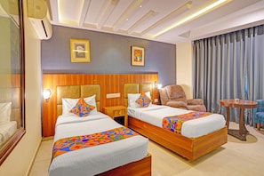 Quarto de Luxo | Lençóis de algodão egípcio, roupa de alta qualidade, cofre no quarto