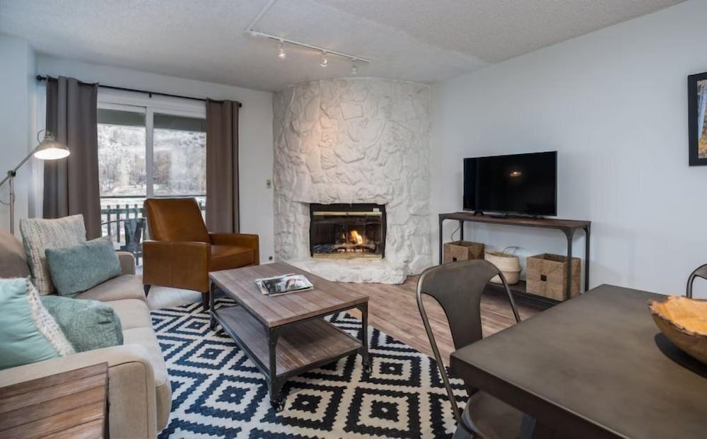 Cozy 1 Bedroom Near Lionshead Village W/ Resort Amenities - Vail, CO