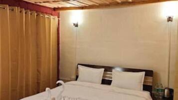 Quarto luxo | Wi-Fi de cortesia, roupa de cama