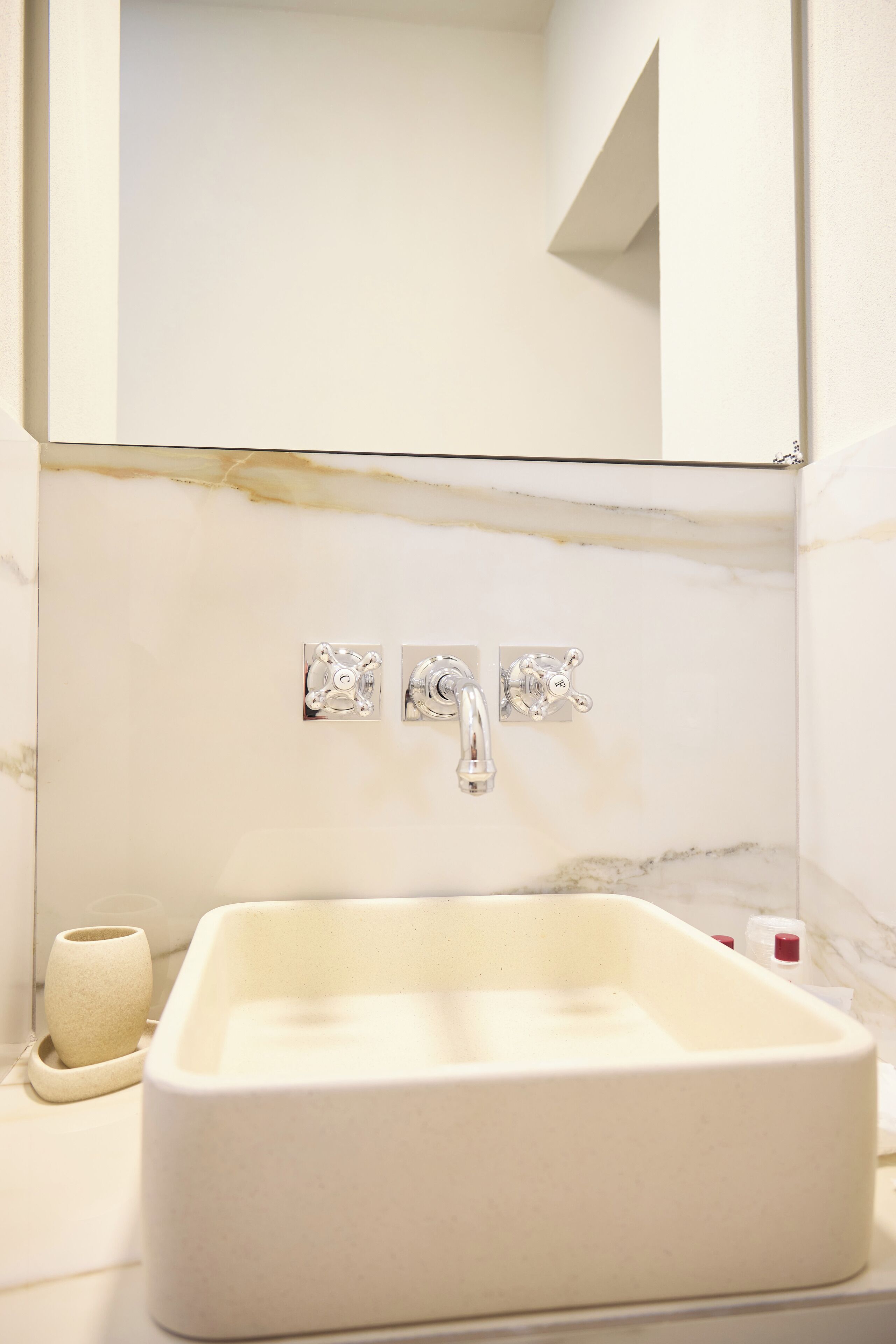 Quarto Quádruplo Familiar | Casa de banho | Um polibã, um secador de cabelo, toalhas fornecidas, sabão 