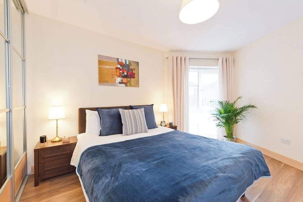 Modern 1 BR Apartment in Sandymount Dublin 4 - Dublin | Vrbo