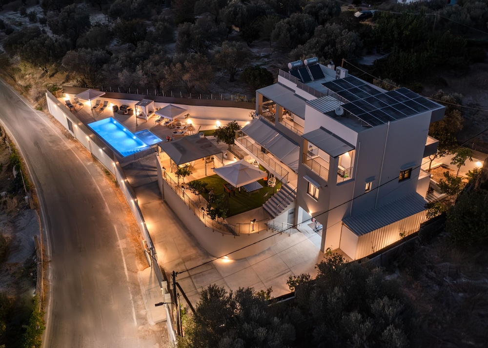 3a's Family Luxury Villa - Ретимно