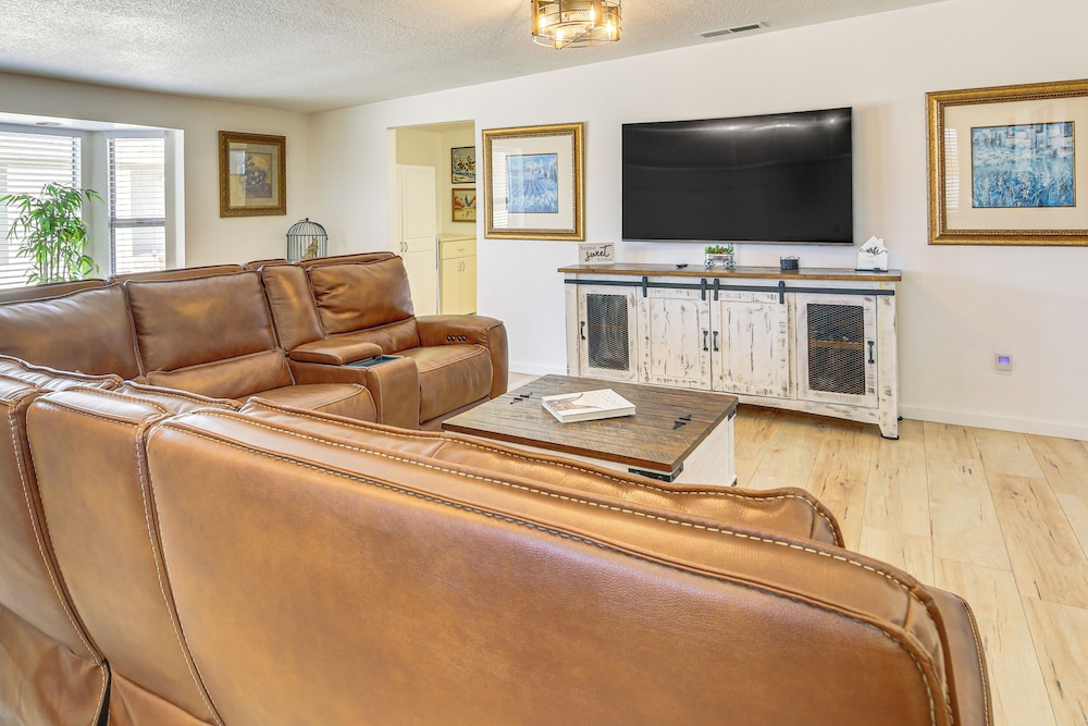 9 Mi To Joshua Tree Np: Yucca Valley Home W/ Pool - California