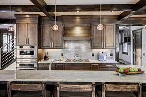 Casa, 5 quartos | Cozinha privada