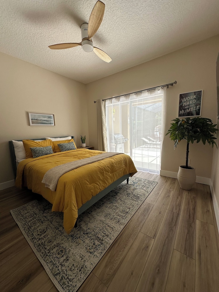 Sunshine Villa Luxury 5bd villa with pool & spa - Four Corners | Vrbo