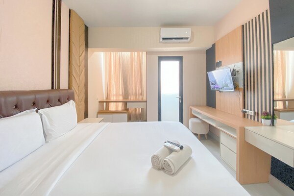 Restful And Homey 1br Without Living Room At The Alton Apartment - Semarang