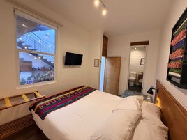 Quarto Duplo, pátio, vista para o jardim | Lençóis de algodão egípcio, roupa de alta qualidade, edredões de penas
