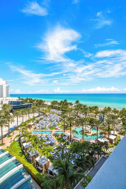 Luxury Vacation Rentals at Fontainebleau Miami Beach by LRMB