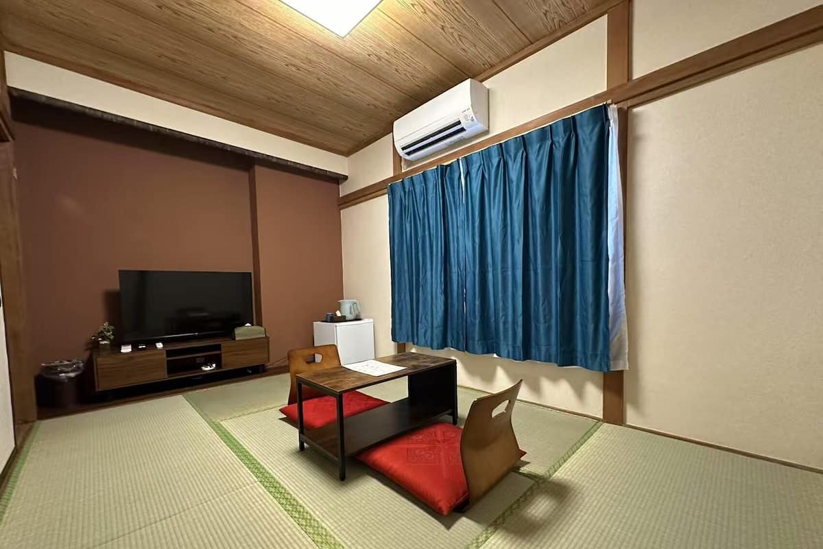 Quarto Twin Básico | Wi-fi grátis, roupa de cama fornecida