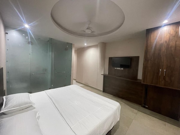 Grand Darbar - Banda