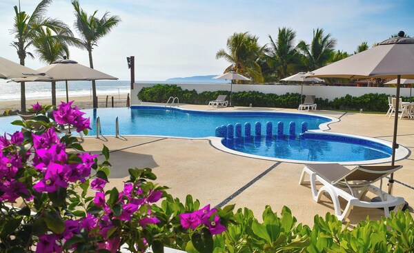 Portofino Hotel & Restaurante - Playa Blanca