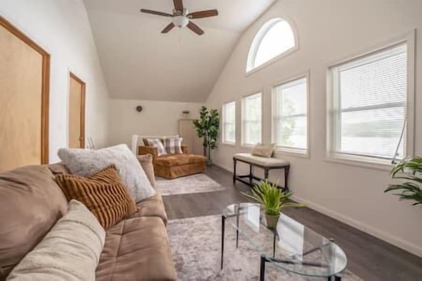 Lake Front Reverie- Waneta Lake, Ny - 五指湖