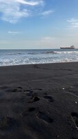 Uma praia privada, toldos de praia gratuitos 