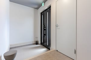 Vila, para não fumantes (3LDK/Swimming pool, Sauna/Onna14E) | Escrivaninha, cortinas blackout, ferros/tábuas de passar roupa