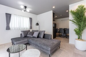 Vila, para não fumantes (3LDK/Swimming pool, Sauna/Onna14D) | Área de estar