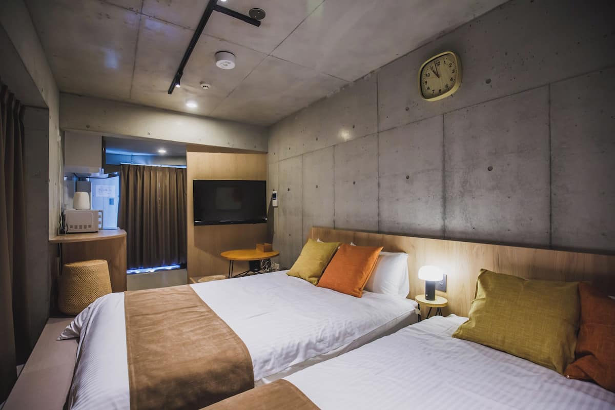 Cortinas blackout, quartos à prova de som, Wi-Fi de cortesia