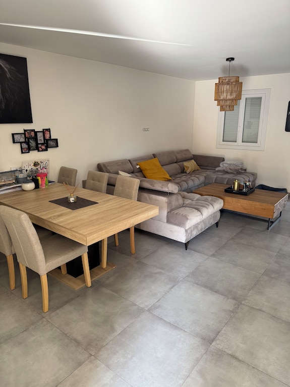 Maison 10 Min De La Mer\navec Jardin Et Piscine - ibis budget Fréjus Capitou A8