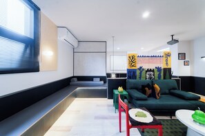 Suite Deluxe, 1 cama king-size, fumadores, serviço de limpeza e arrumação | Wi-fi grátis