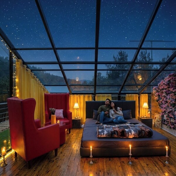 Xtsy Travellers Hostel - 