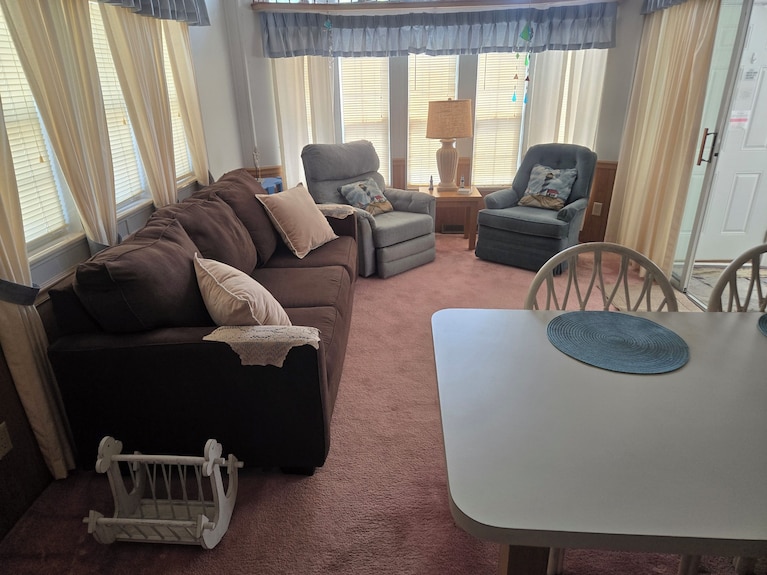 Cozy Park Model Home In Charming Rv Park Located In North Myrtle Beach - South Carolina