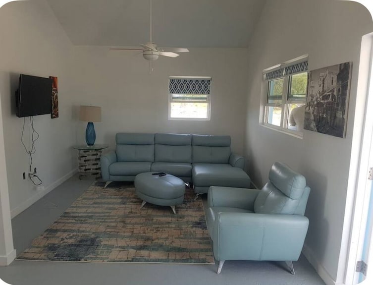 Rustic Beachfront Escape In Bambarra - Caribbean