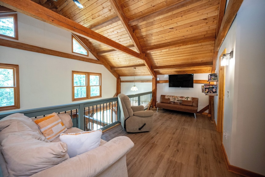 Oversized Hot Tub Fire Pit Mountain Cabin Getaway Near Deep Creek - Maryland