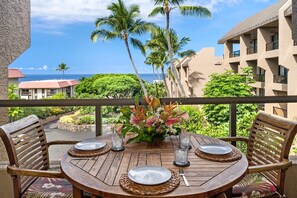 Condo, 1 cama King e sofá-cama, varanda coberta, vista para o oceano (Kona Pacific E630) | Vista do quarto