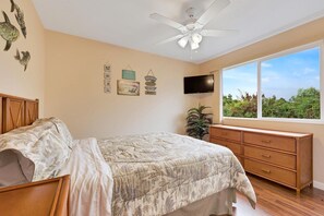 Apartamento em Condomínio Fechado, várias camas, lanai (alpendre havaiano) (Kahaluu Mauka) | 2 quartos, com decoração personalizada, com mobília individualizada