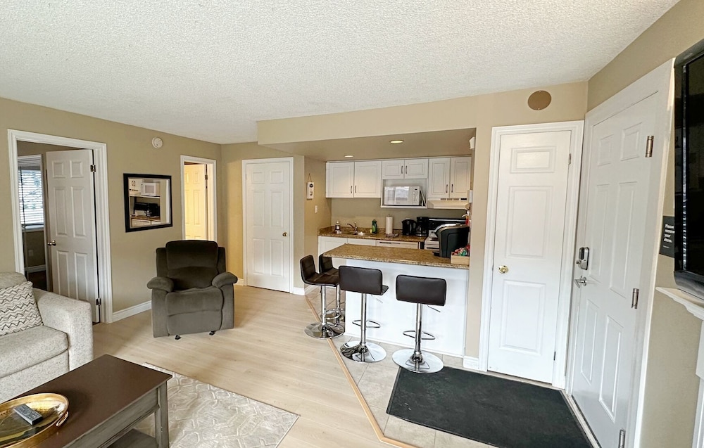 Blue Mtn 1 Bedroom With Mountain View - Ontario