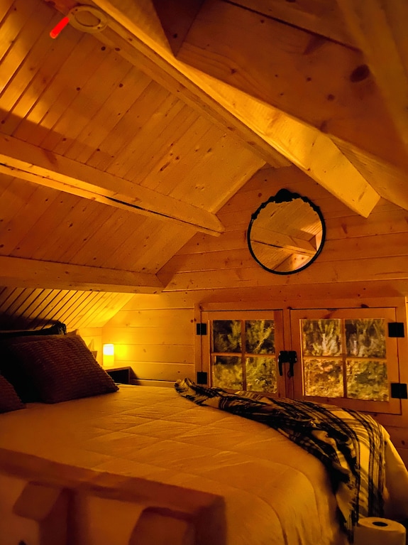 Nature Retreat | Cabin On 40 Acres, 15 Mins From Beaches - Lake Erie, PA