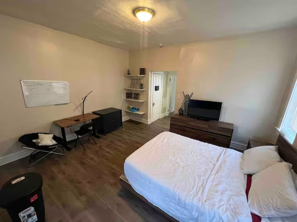 Charming townhome with WiFi and AC in lovely St. Louis - St. Louis | Vrbo