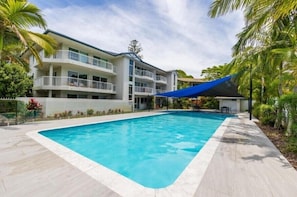 2 piscinas exteriores