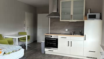 Estúdio | Cozinha privada | Uma chaleira elétrica, uma torradeira