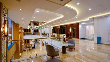 Área de estar no saguão