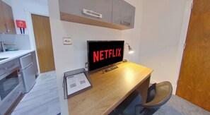 Estúdio Premier | Roupa de alta qualidade, edredões de penas, secretária 