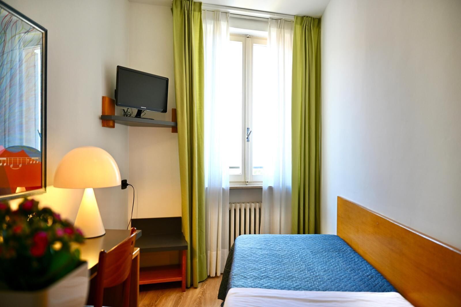 Quarto Standard | Secretária, Wi-fi grátis, roupa de cama fornecida 