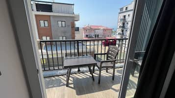 Quarto Triplo Standard, varanda | Terraço/pátio interior