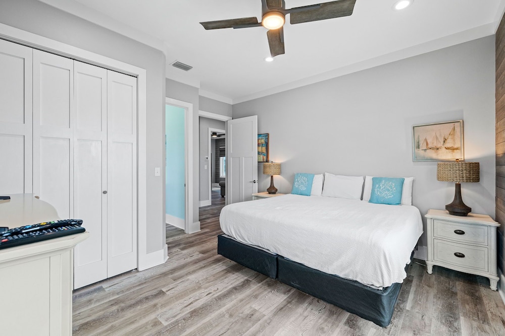 Beachfront Gulf-view Home w/ Fire Pit & Deck - Cape San Blas | Vrbo