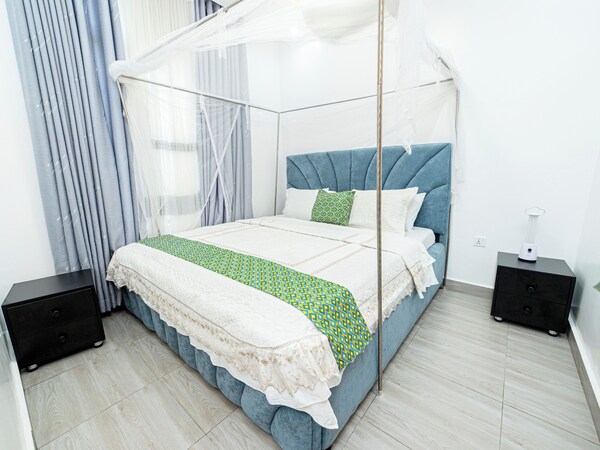 Apartment - Sleeps 4 - Parking - Balcony - Kigali