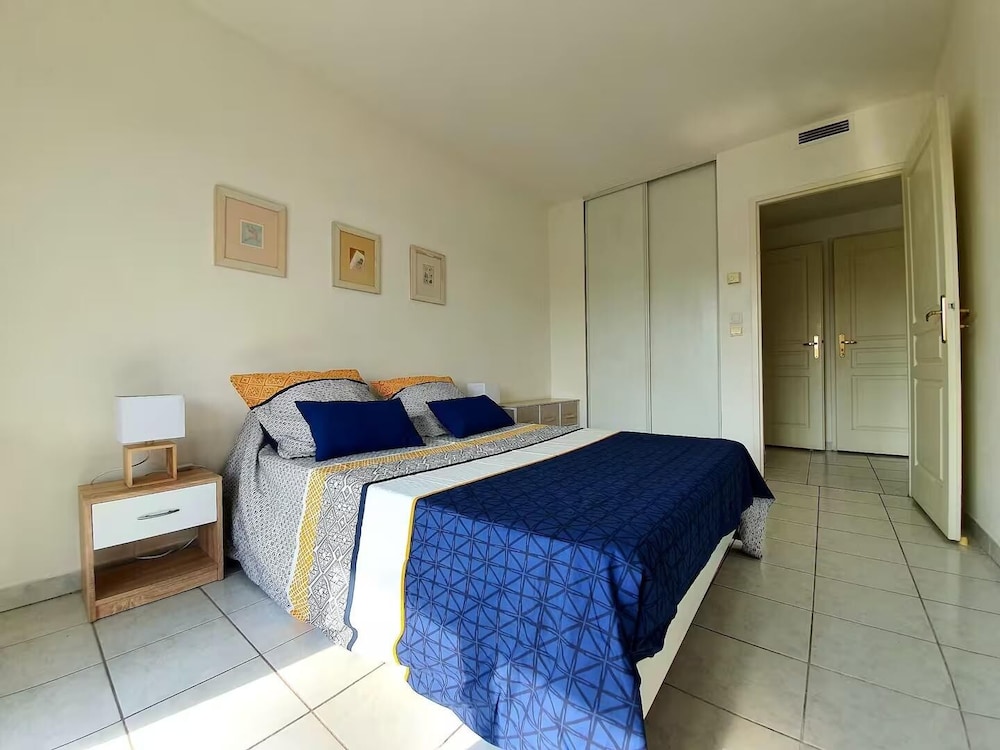 Le Soleau Méditerranéen - Proche Port avec Parking - Antibes | Vrbo