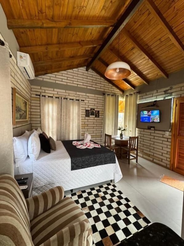 Quartos insonorizados, Wi-fi grátis, roupa de cama fornecida