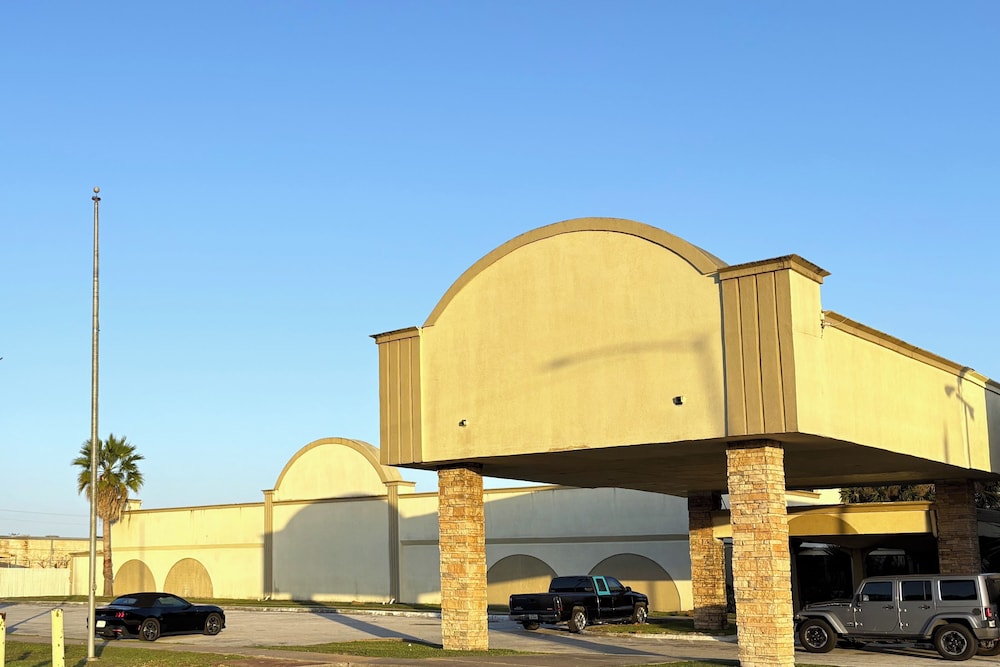 Motel 19 By Capital O Baytown I-10 - Crosby, TX