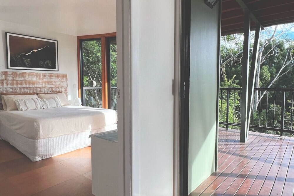 Ecoasis Sanctuary: Scenic Range View Chalet - Smiths Creek | Vrbo